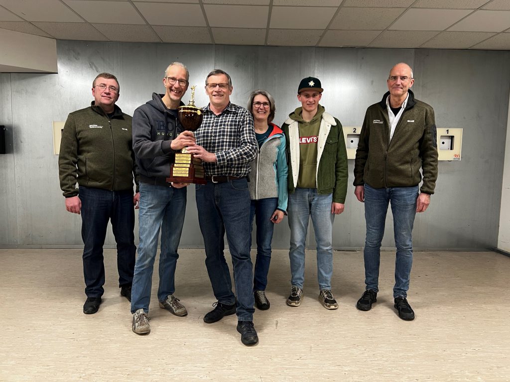 Usseln Touristik gewinnt den Wanderpokal – TuS Usseln